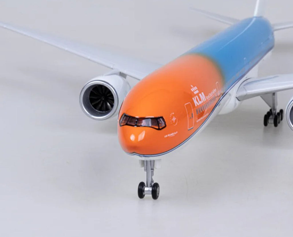 KLM Royal Dutch Airlines Boeing 777 with LED - Scale 1:160 (47 cm / 18 ...